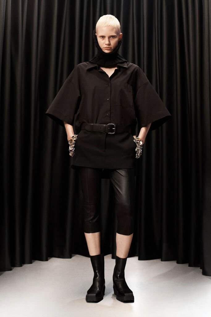 傳奇名模 Queen Naomi 攜手 alexanderwang 打造2024度假系列！